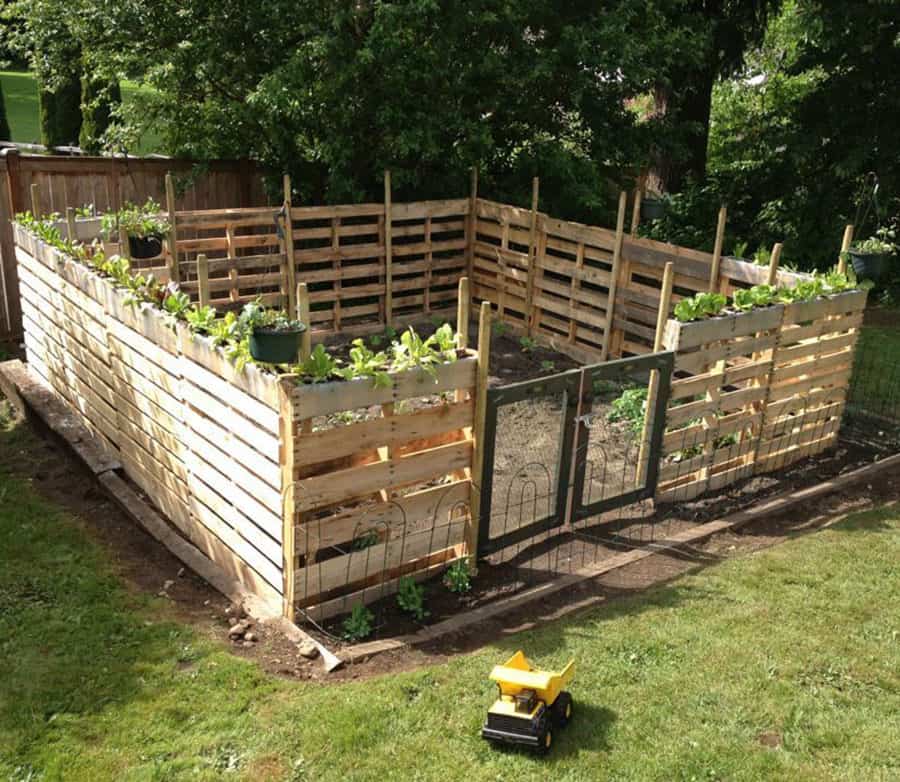 27 Temporary Fencing Ideas for Any Purpose
